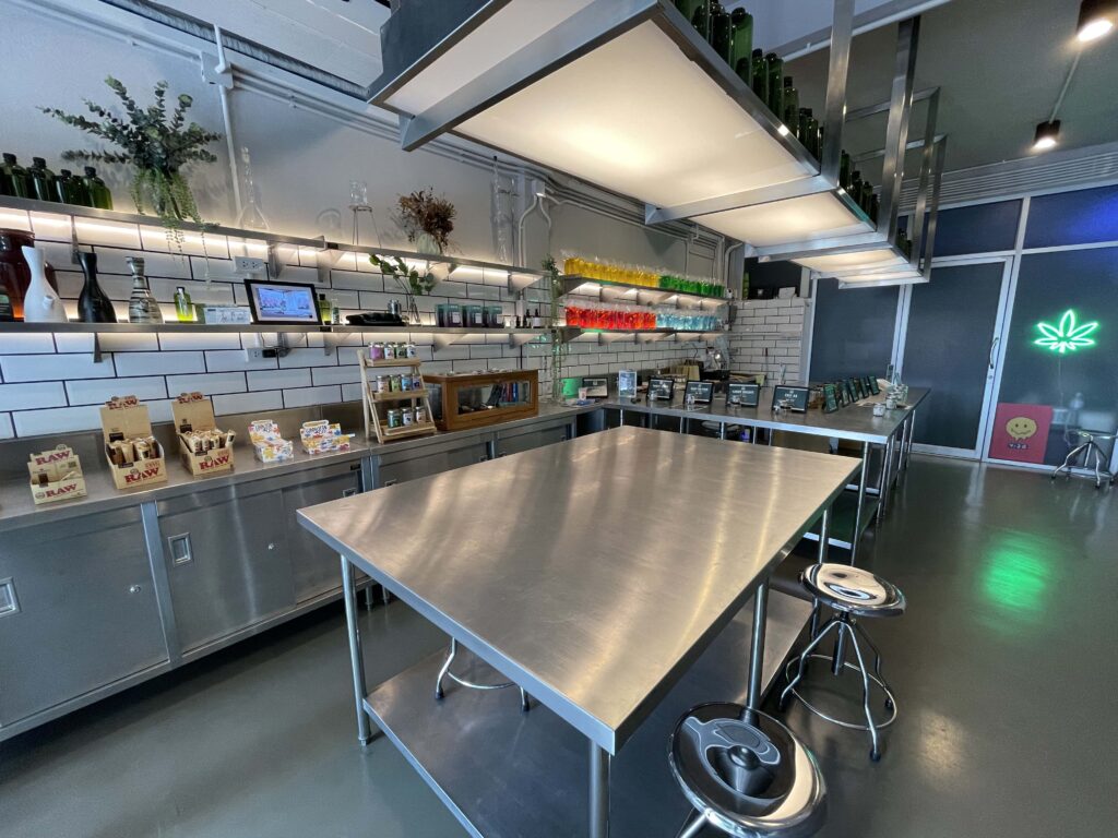 W LABS | Dispensary in Bangkok > Sukhumvit