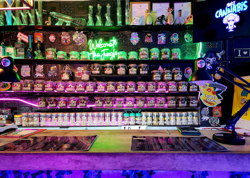 Phuket Cannabis | Bar/ Pub in Phuket > Patong